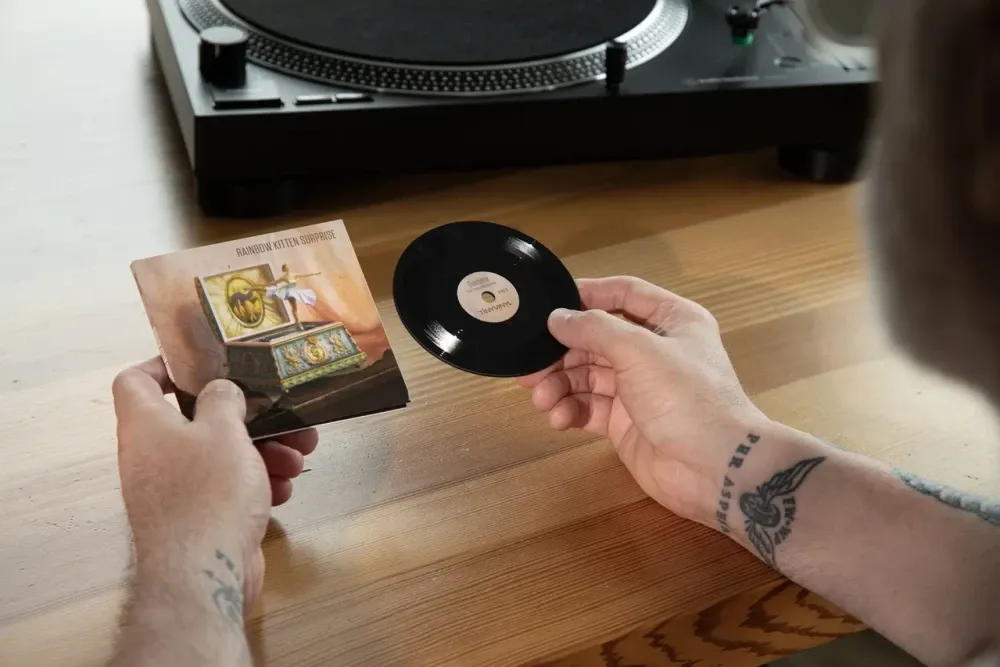 Tiny Vinyl Introduces 4-inch Vinyl Record Format - HiFi.Fan