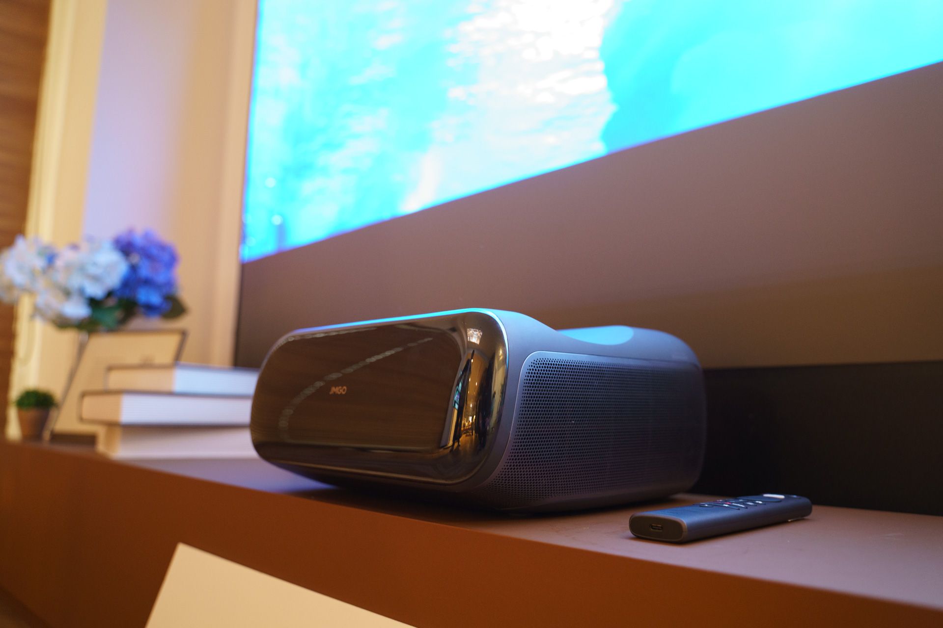 JMGO Releases the O2S Ultra 4K Ultra Short Throw Projector - HiFi.Fan